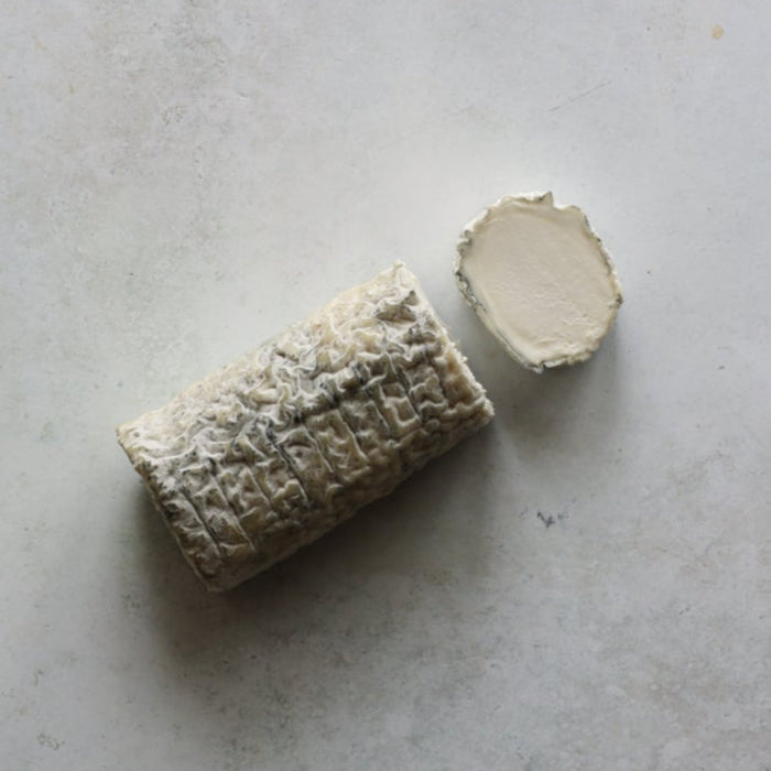 Pont d'Yeu Goat Cheese | Beillevaire | Loire-Atlantique | FINE & WILD
